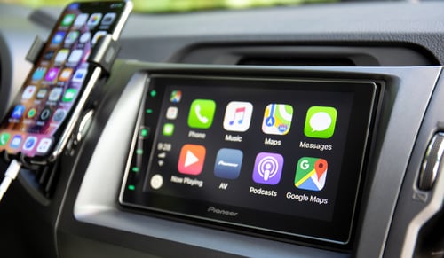 How to Use Your Mobile Phone While Driving Safely & Legally